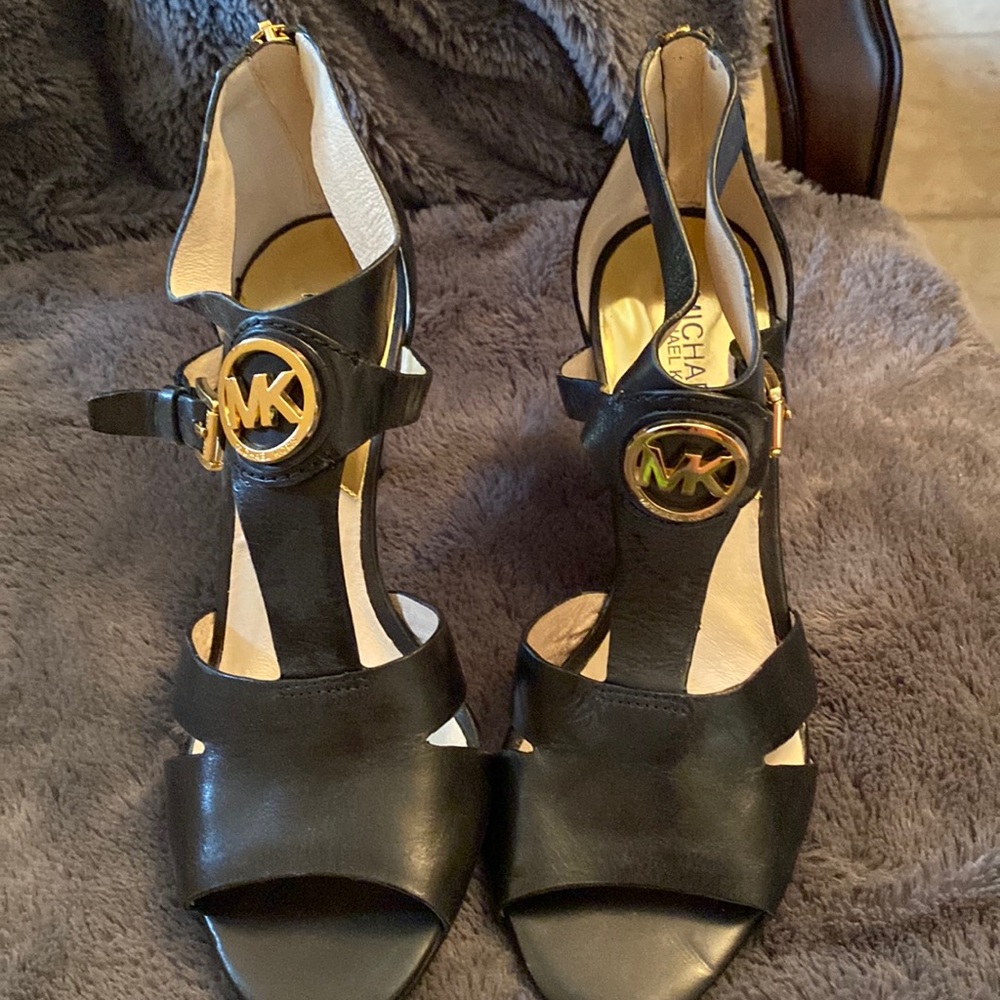 Mk Black Pumps - Gem